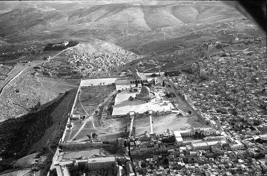 A Muslim Aliyah Paralleled the Jewish Aliyah :: Daniel Pipes